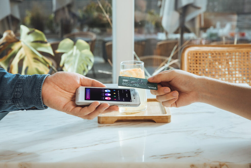 Restaurants & bars | PAYSTRAX